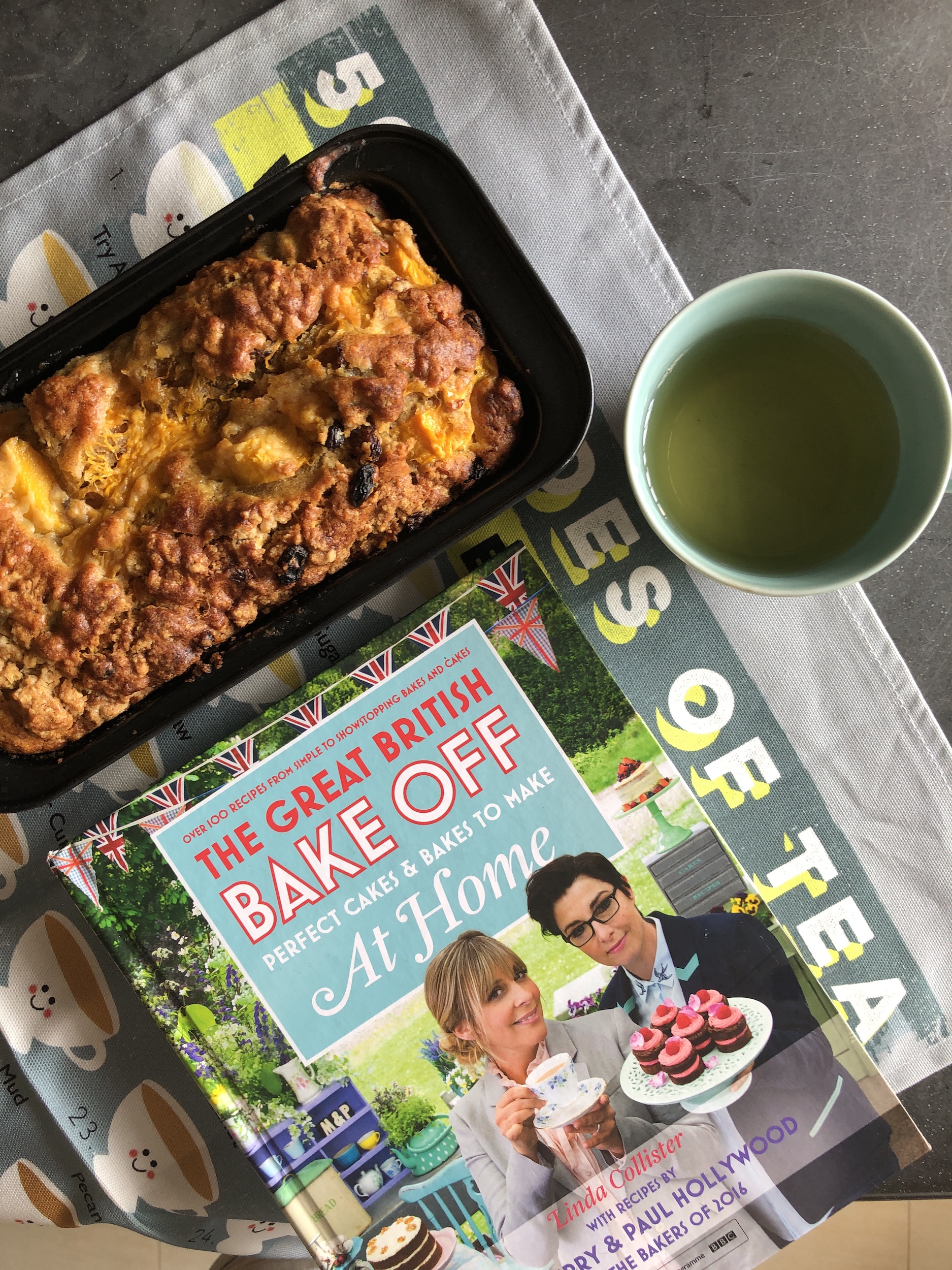 Cookbook Review: The Great British Bake Off Perfect Cakes & Bakes to ...